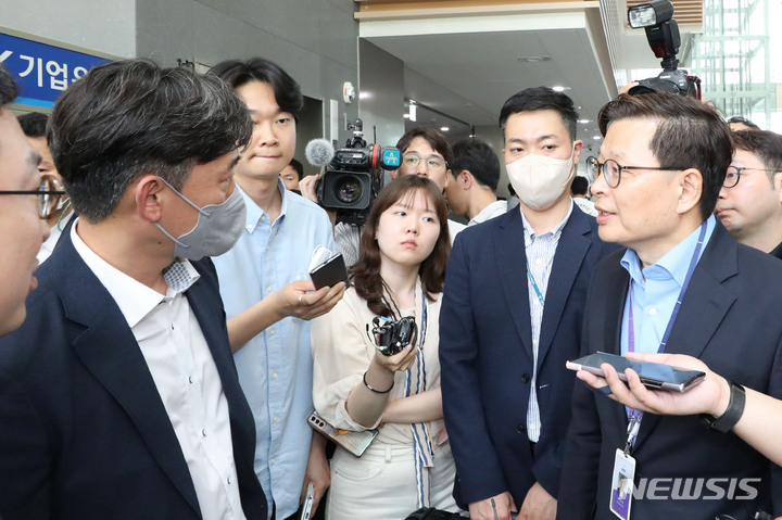 Mbc 경찰 압수수색 시도에 반발 공감언론 뉴시스통신사